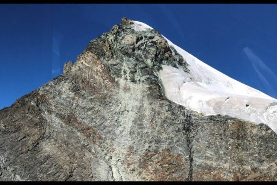Giovane alpinista precipita per 300 metri dal Monte Rosa